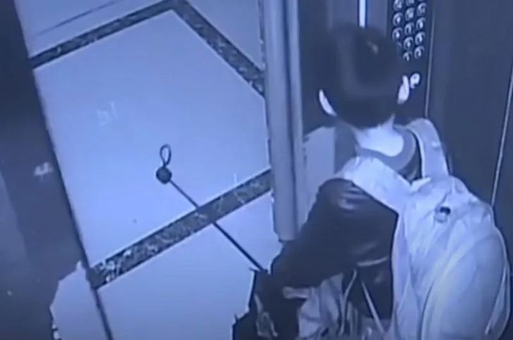 These People Were Caught On Elevator Cameras Doing The Weirdest Things ...